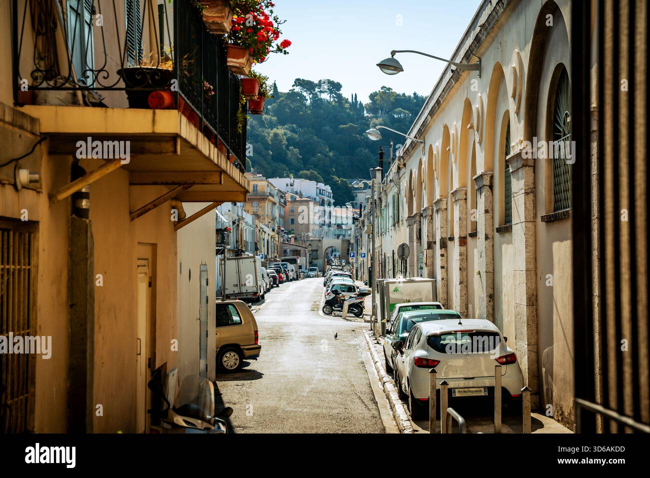 Colourful narrow streets and historic buildings in the Old Town of Nice ...