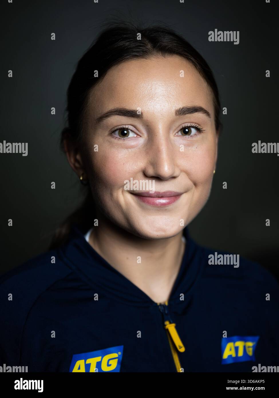 251119 Olivia Löfqvist poserar för ett porträtt under en pressträff med ...