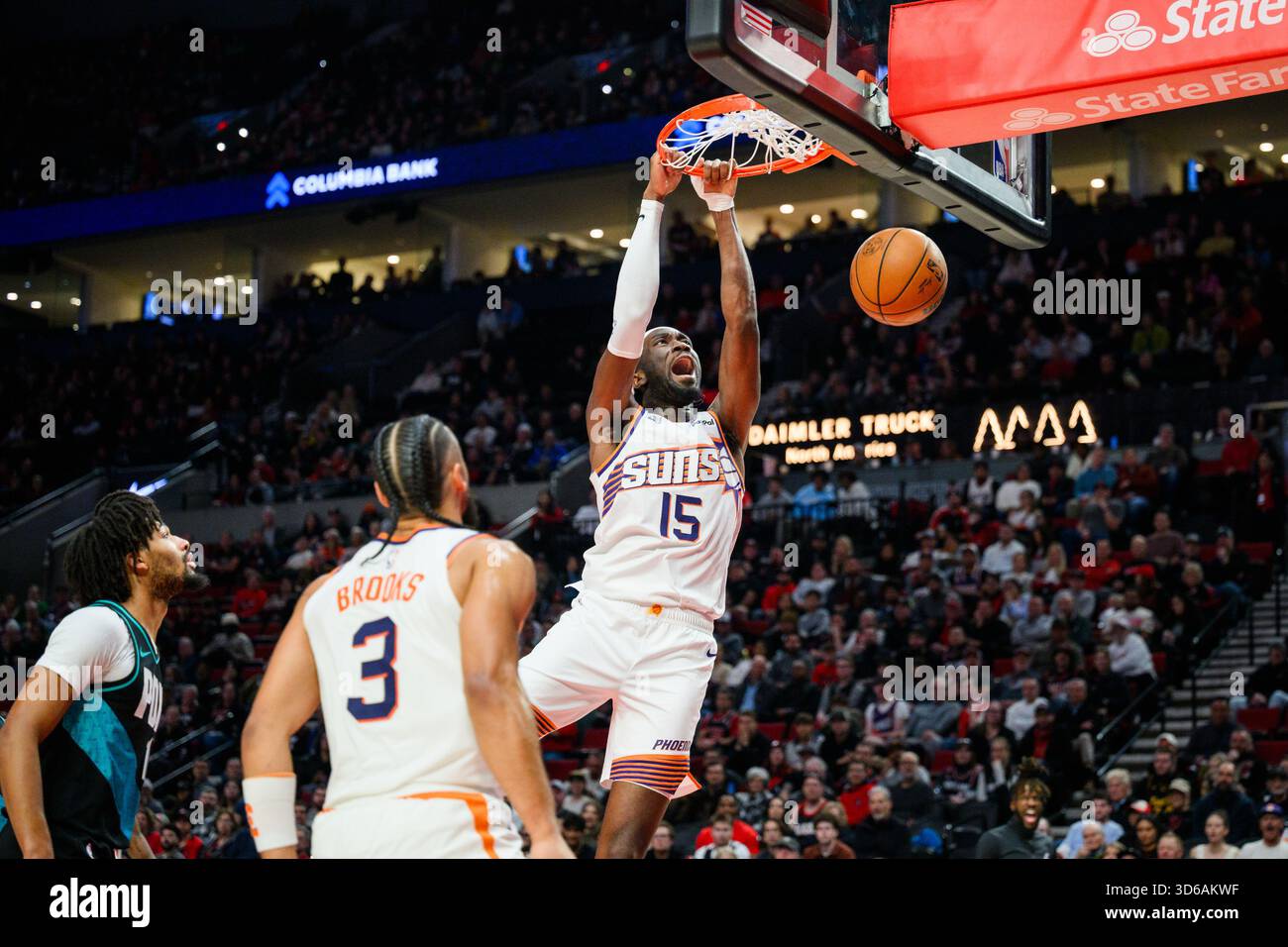 Phoenix Suns center Mark Williams (15) dunks the ball during the first ...