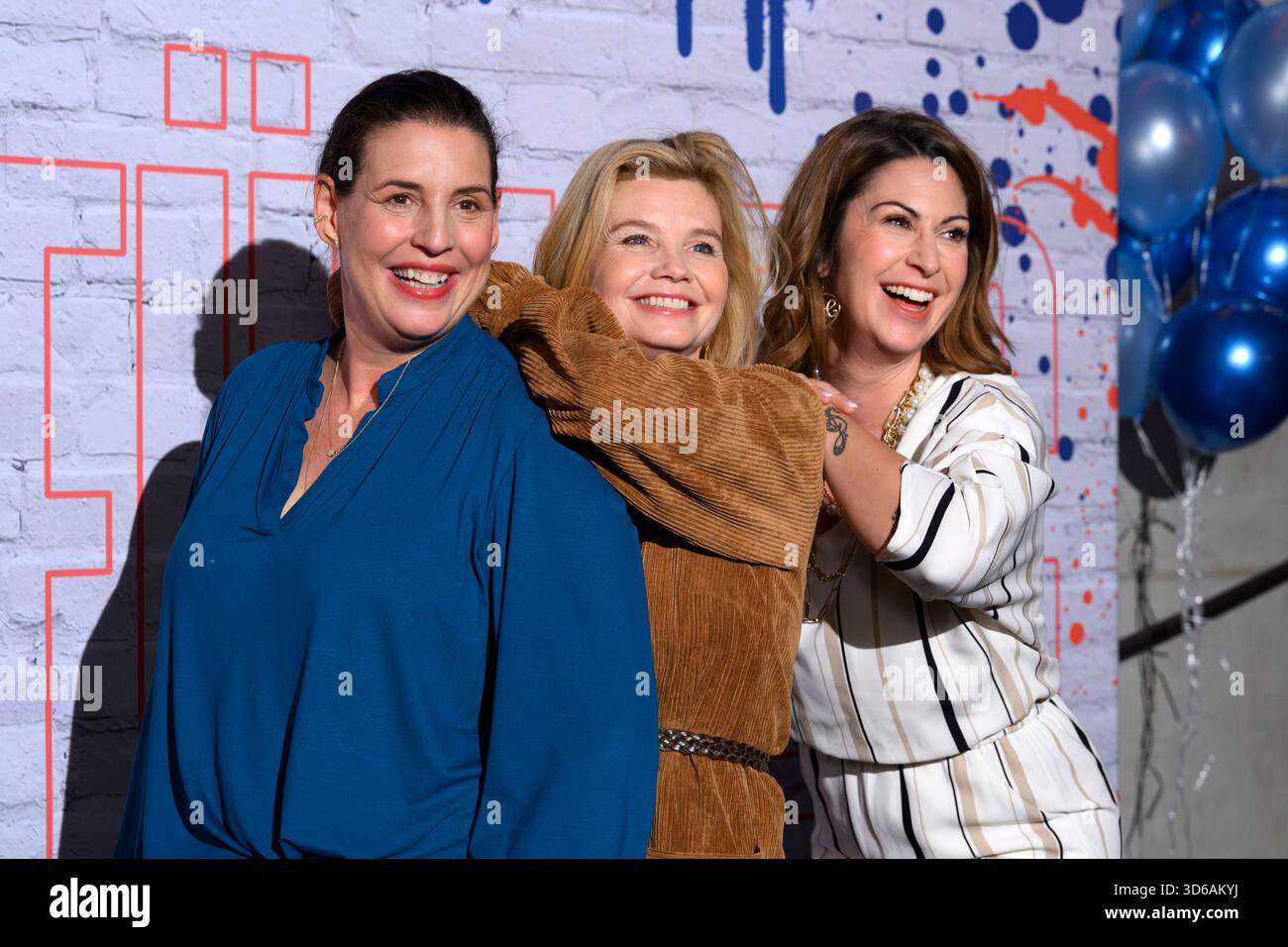 Schauspielerin Elena Uhlig, Schauspielerin Annette Frier und ...