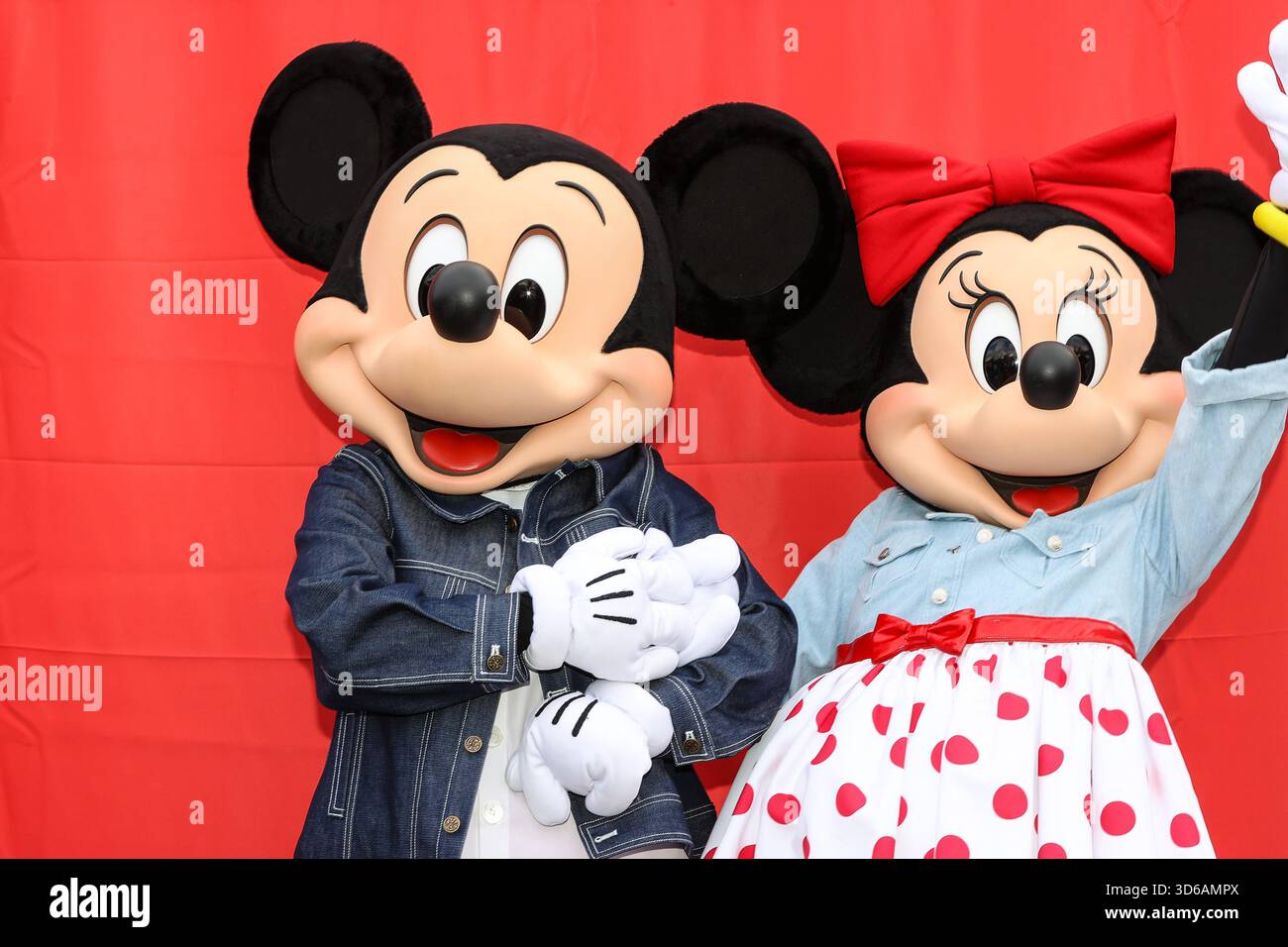 November 19, 2025: Mickey and Minnie Mouse pose for a photo during the ...