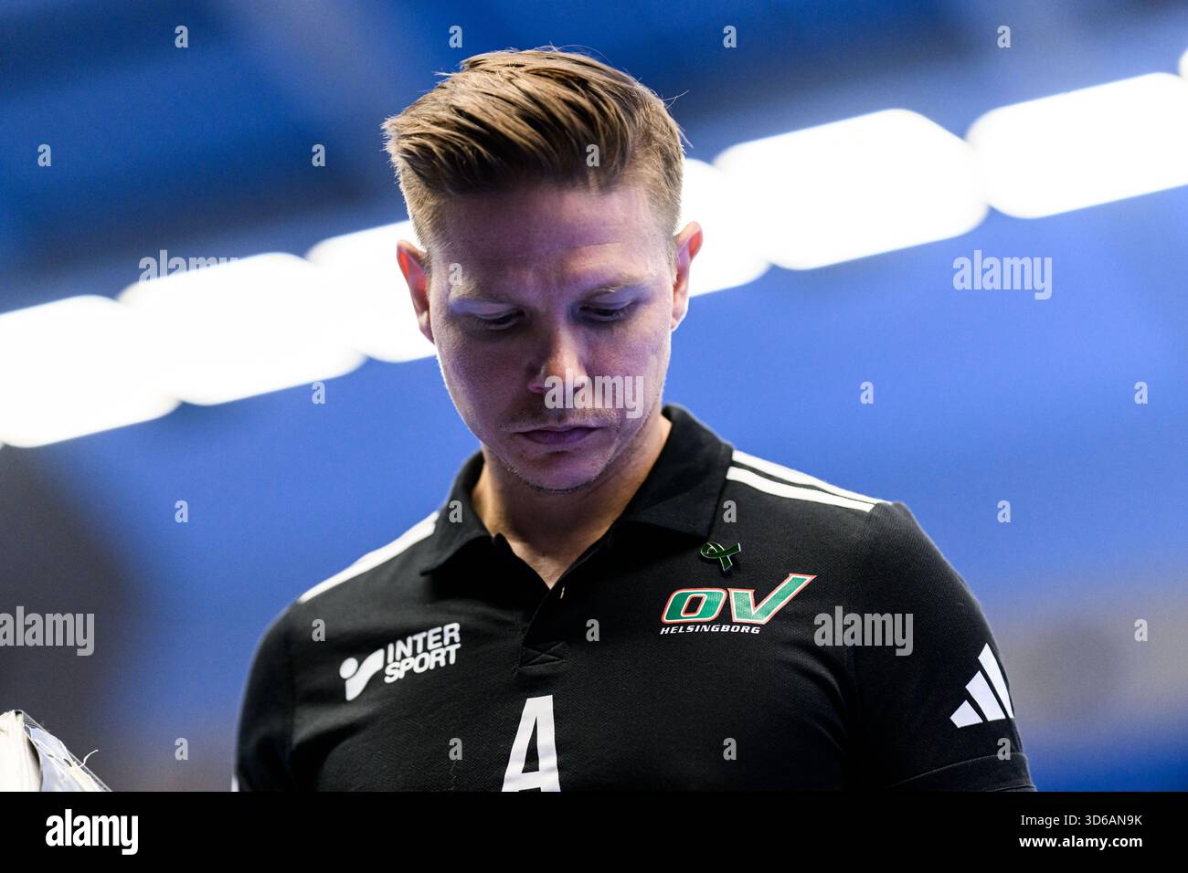 251119 OV Helsingborgs tränare Toni Johansson deppar efter ...