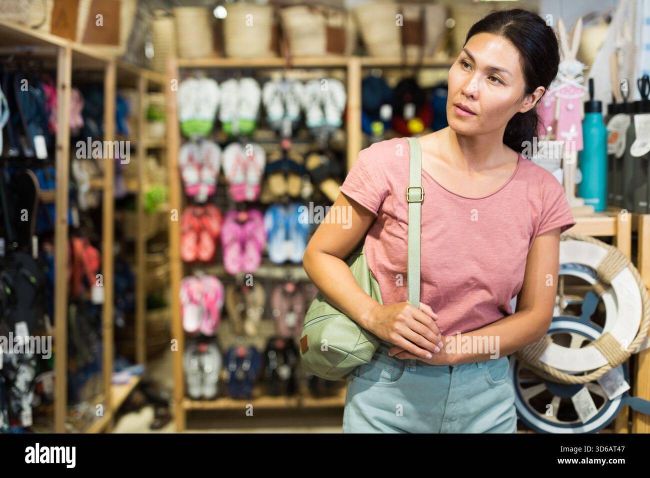 Walking through store hi-res stock photography and images - Alamy