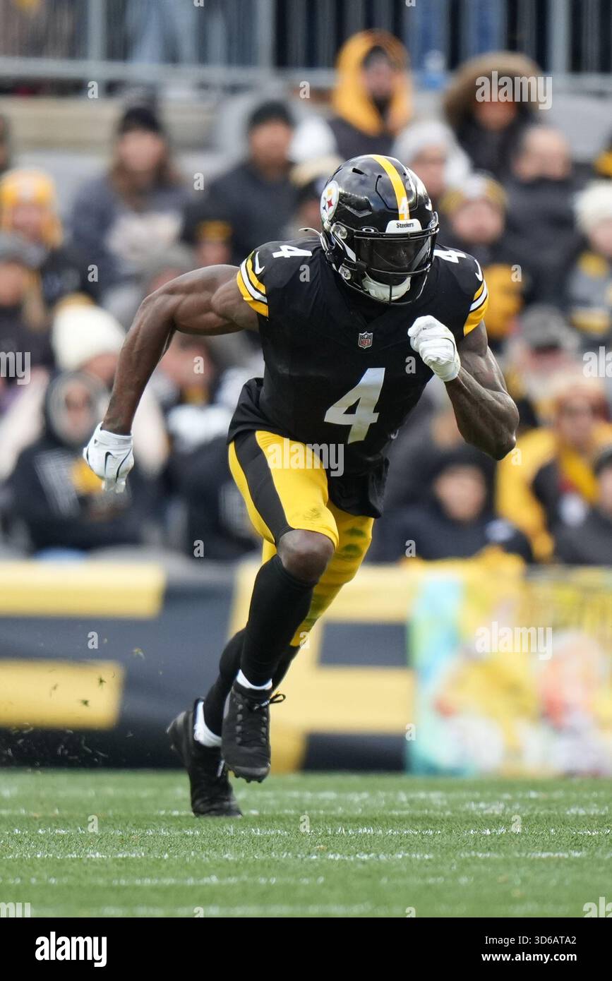 Pittsburgh Steelers wide receiver DK Metcalf (4) runs a receiving route ...
