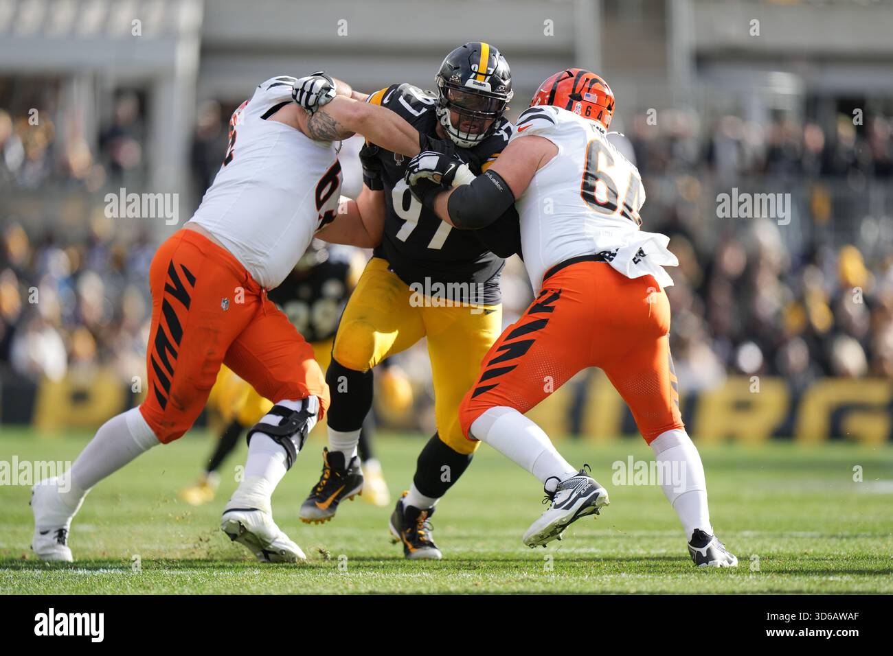Pittsburgh Steelers defensive tackle Cameron Heyward (97) tries to ...