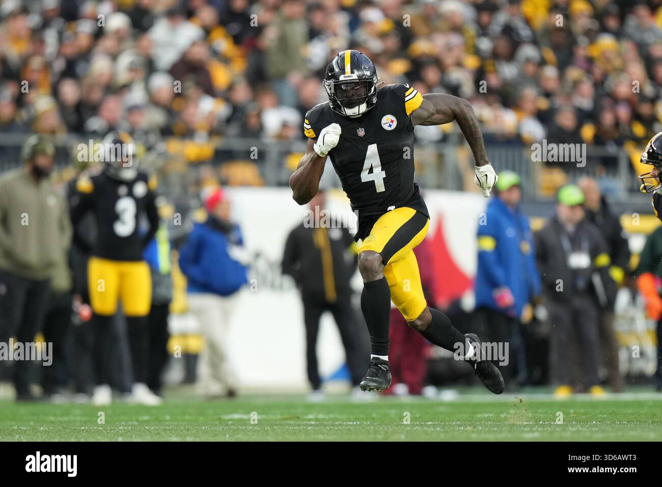 Pittsburgh Steelers wide receiver DK Metcalf (4) runs a receiving route ...