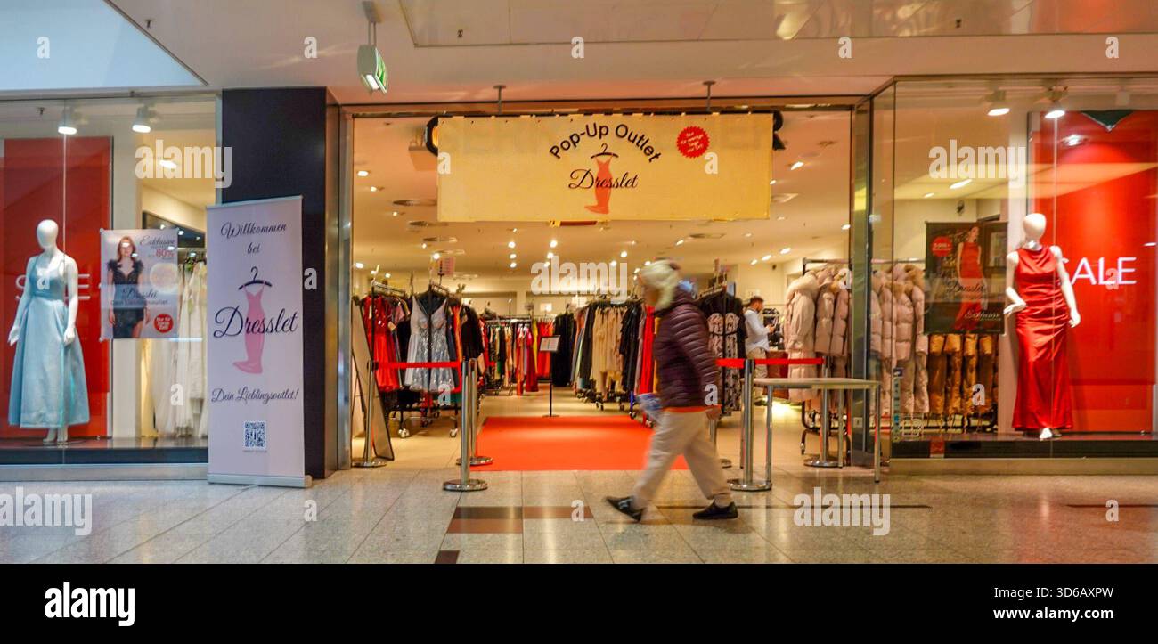 Dresslet Pop-Up Outlet Filiale - gesehen am 05.11.2025 im Leine-Center ...