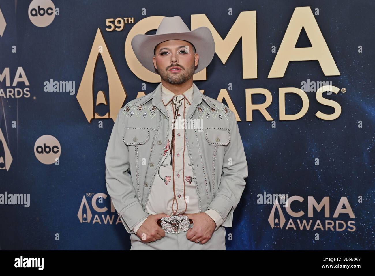 Adam Mac arrives at the 59th Annual Country Music Association Awards on ...