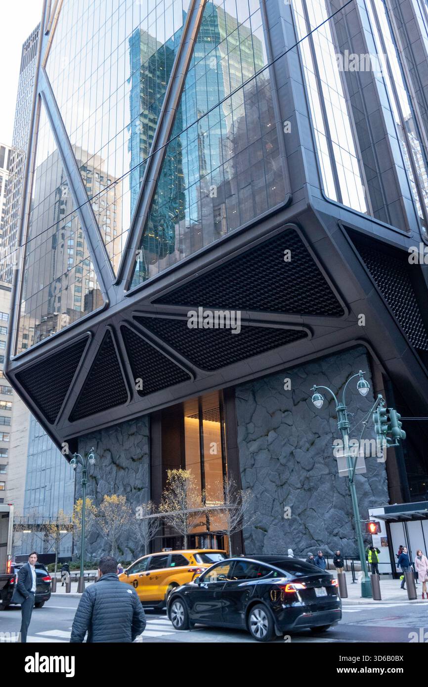 JP Morgan Chase Tower is an entire block supertall building in New York ...