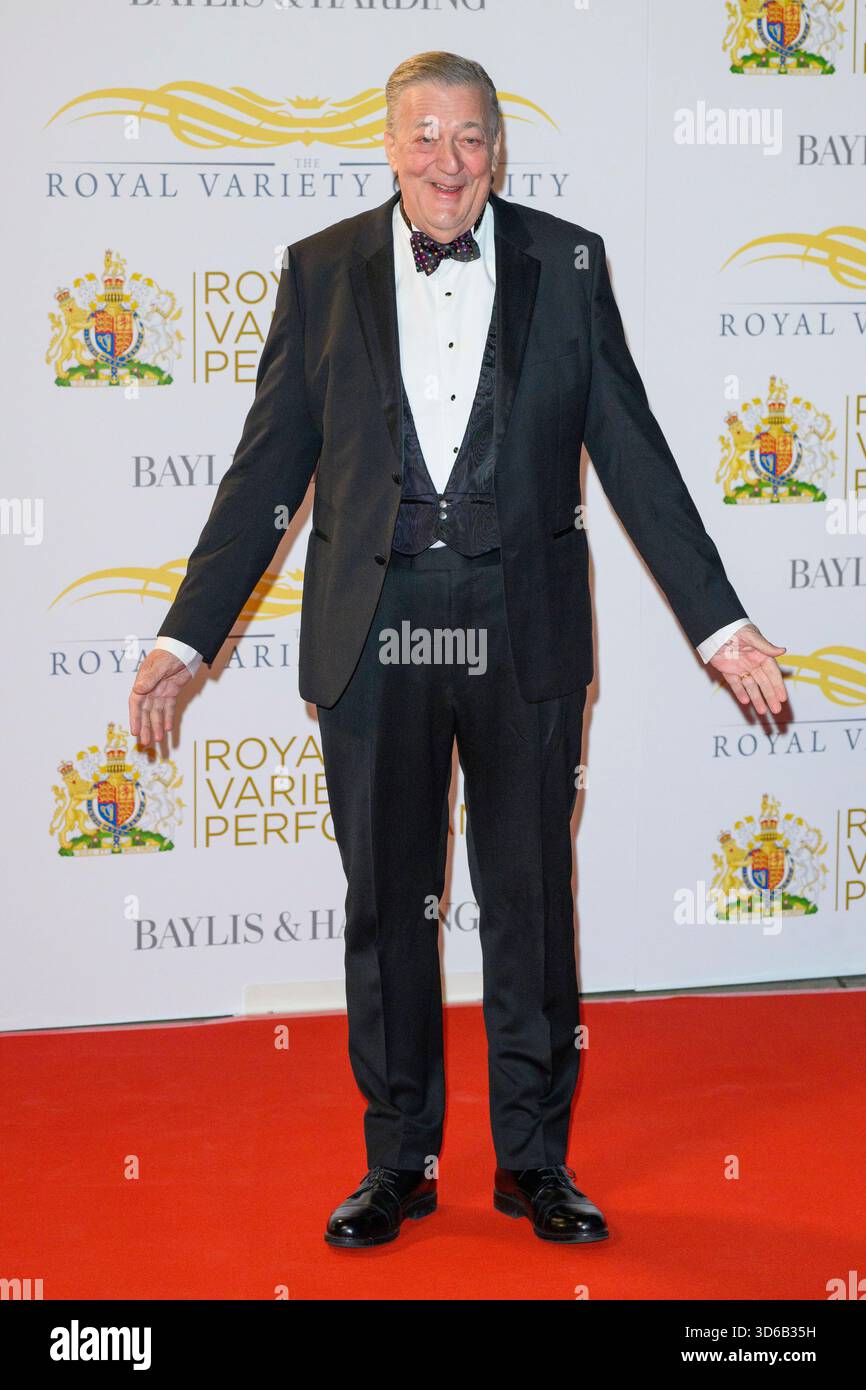 19/11/2025. London, UK Actor and broadcaster Stephen Fry attends the ...