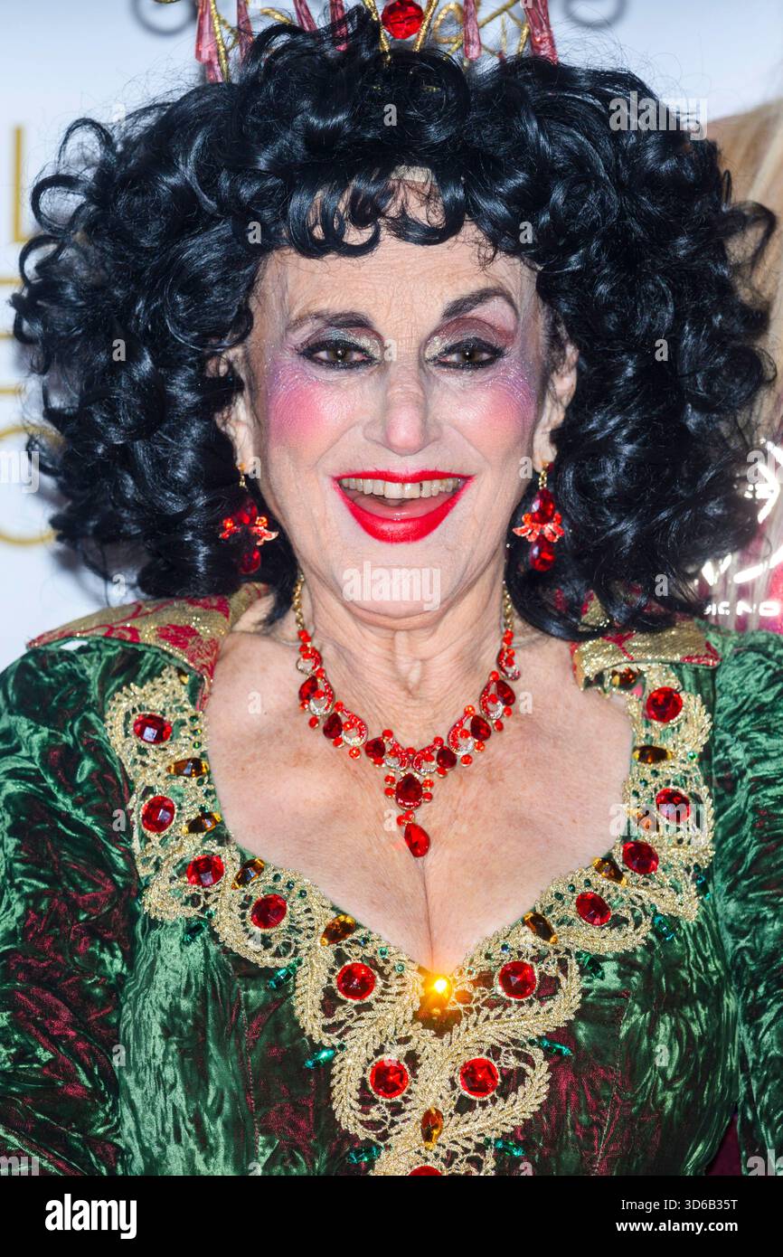 19/11/2025. London, UK Actress Lesley Joseph attends the Royal Variety ...