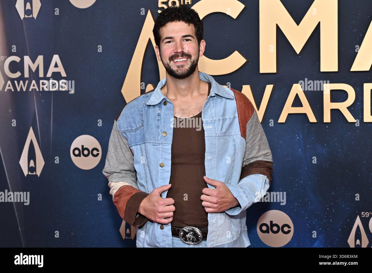 Ben Johnson arrives at the 59th Annual Country Music Association Awards ...