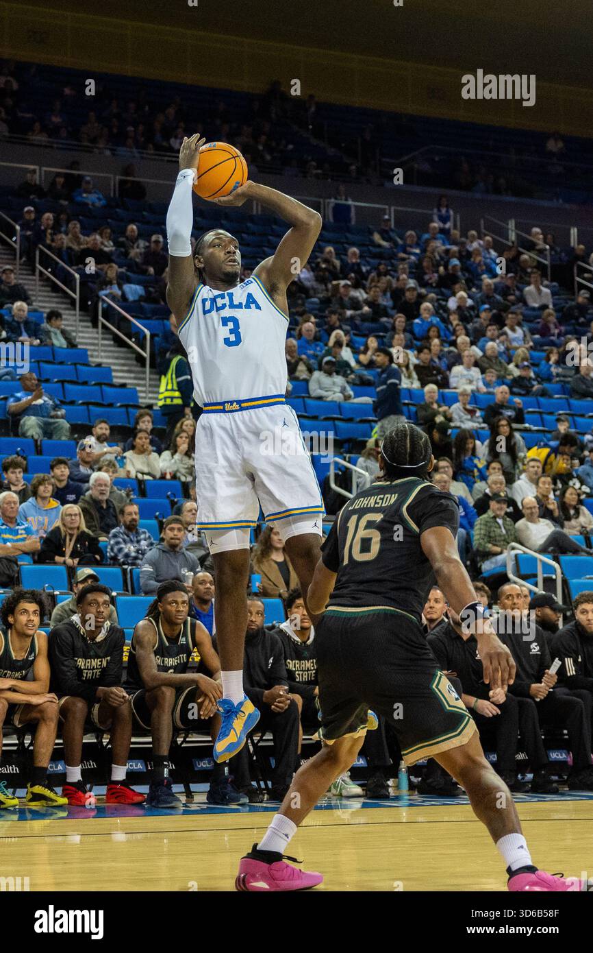 LOS ANGELES, CA - NOVEMBER 18: Eric Dailey Jr. #3 of the UCLA Bruins ...