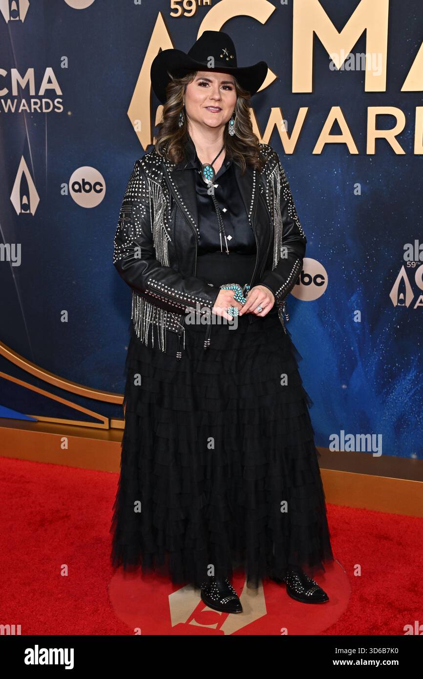 Jenee Fleenor arrives at the 59th Annual Country Music Association ...