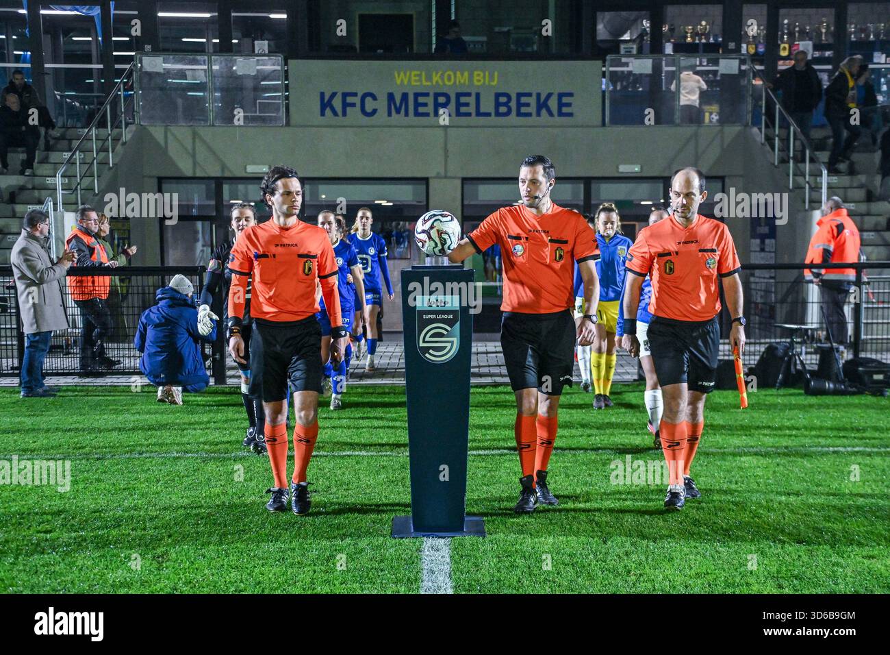 assistant referee Elias Heyrman , referee Kenneth Dhont , assistant ...