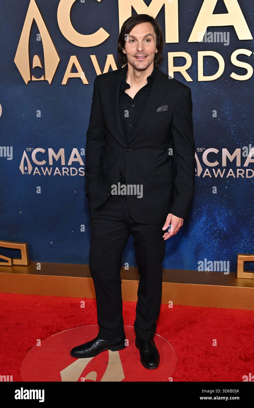 Charlie Worsham arrives at the 59th Annual Country Music Association ...