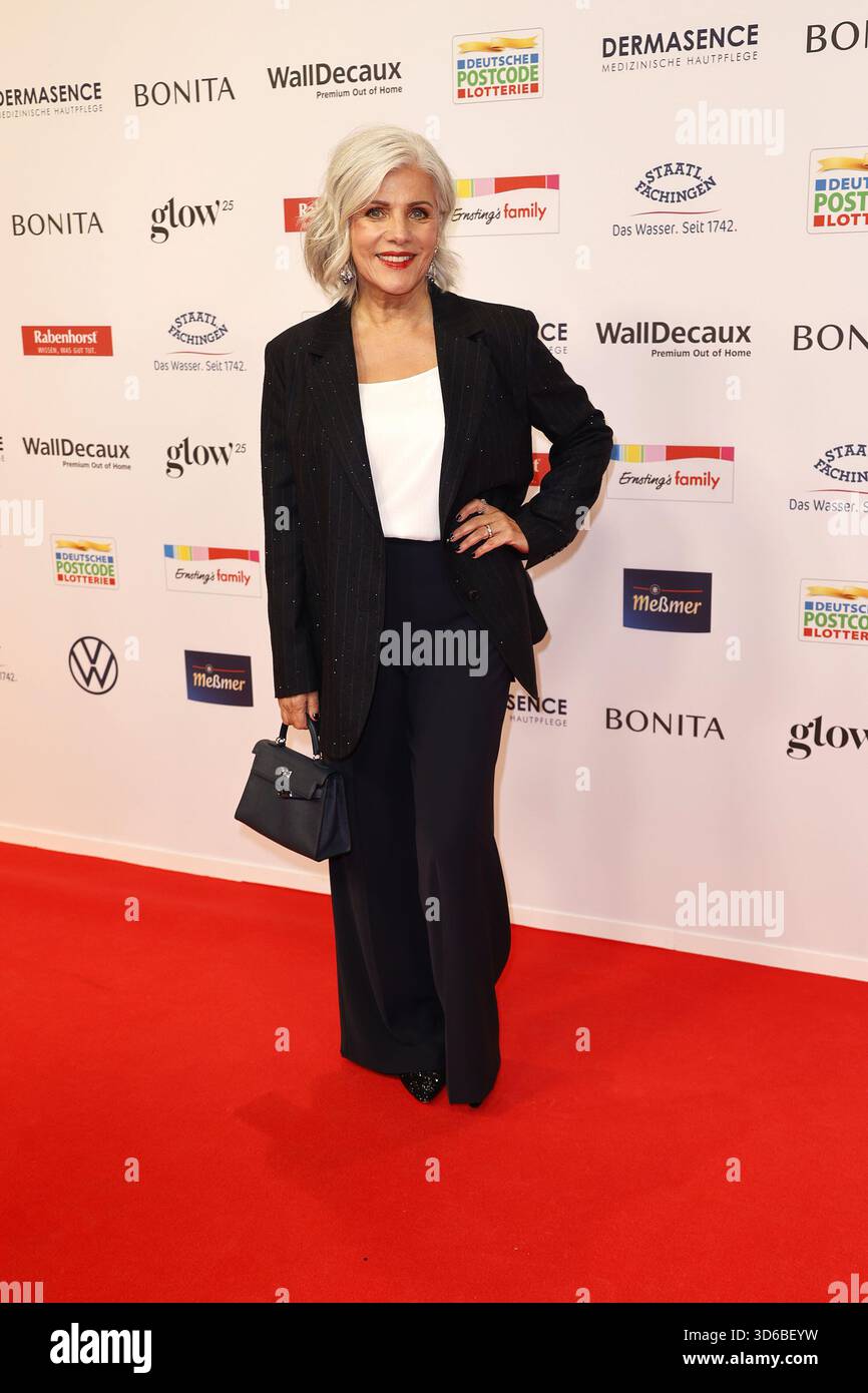 Birgit Schrowange attends the 'Goldene Bild der Frau' award at Stage ...