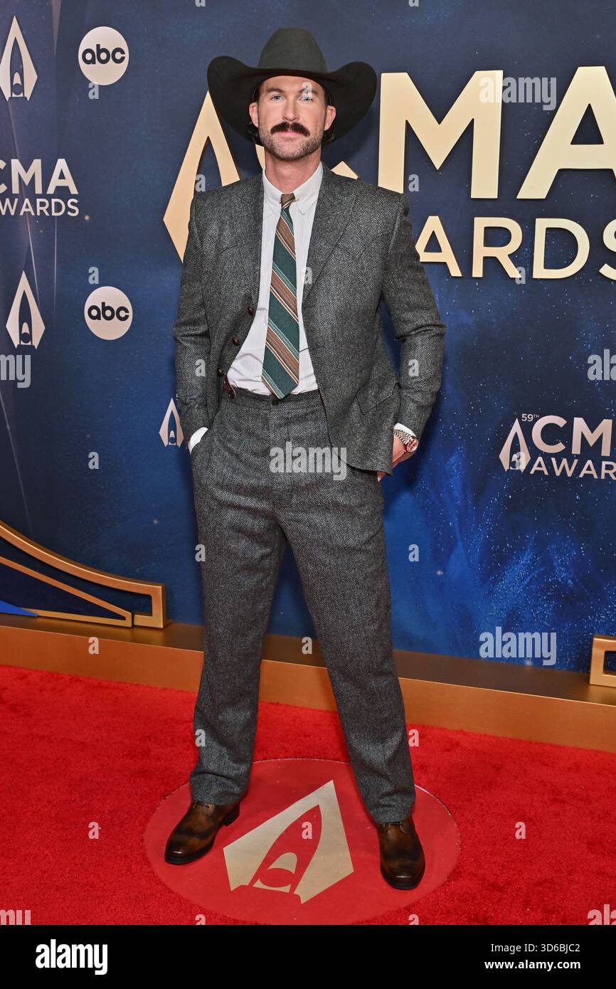 Riley Green arrives at the 59th Annual Country Music Association Awards ...