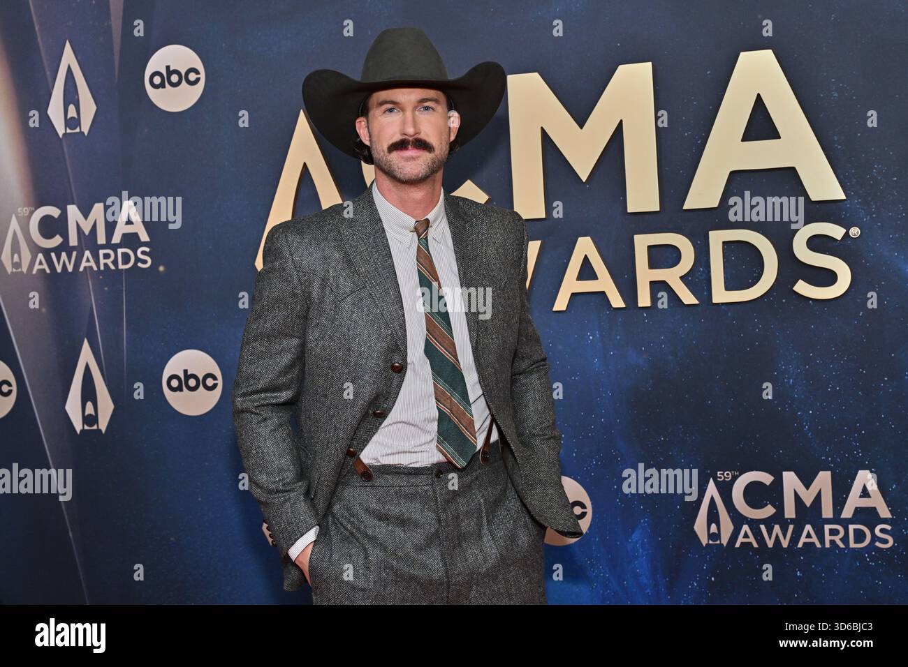 Riley Green arrives at the 59th Annual Country Music Association Awards ...