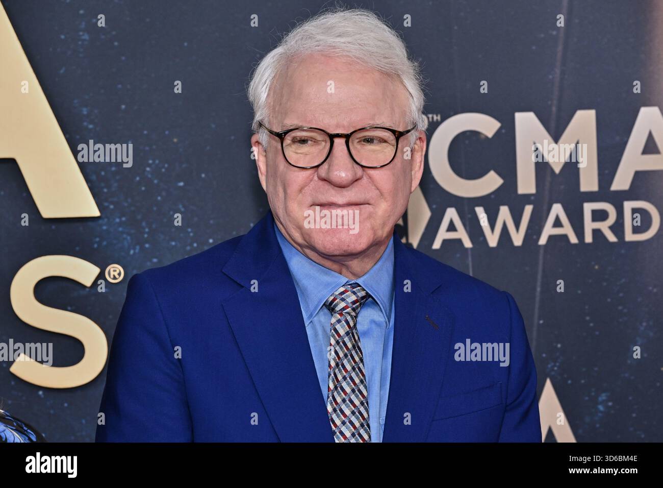 Steve Martin arrives at the 59th Annual Country Music Association ...