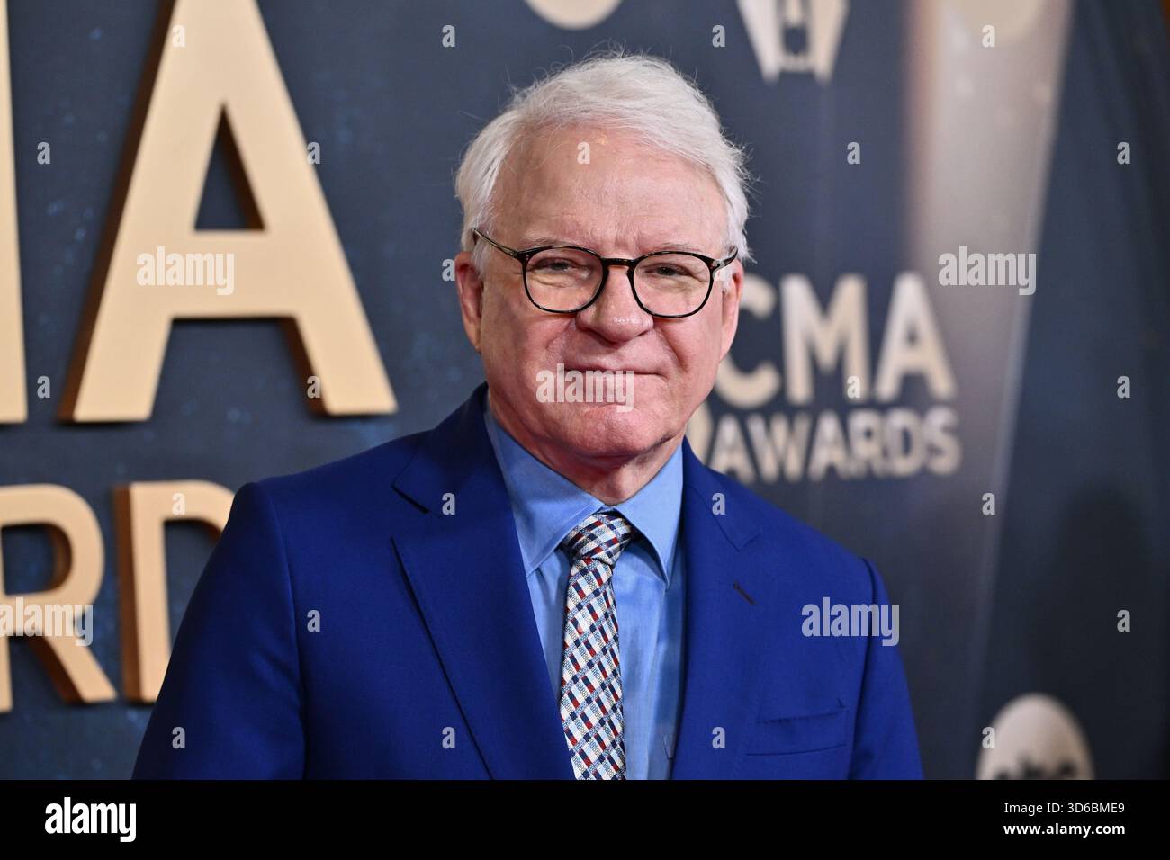 Steve Martin arrives at the 59th Annual Country Music Association ...