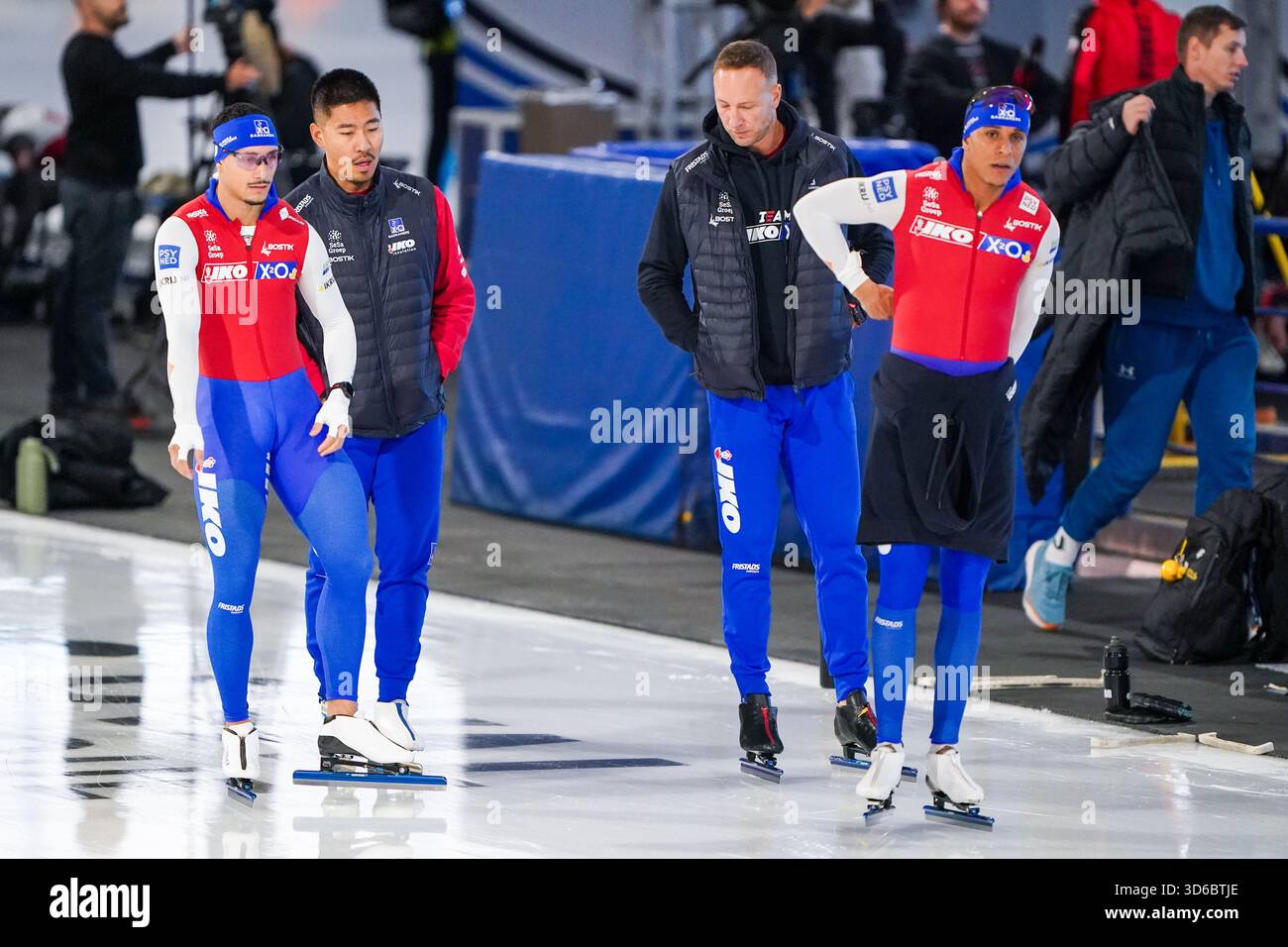 CALGARY, CANADA - NOVEMBER 19: Sebas Diniz of Netherlands, Ke jiaxin ...