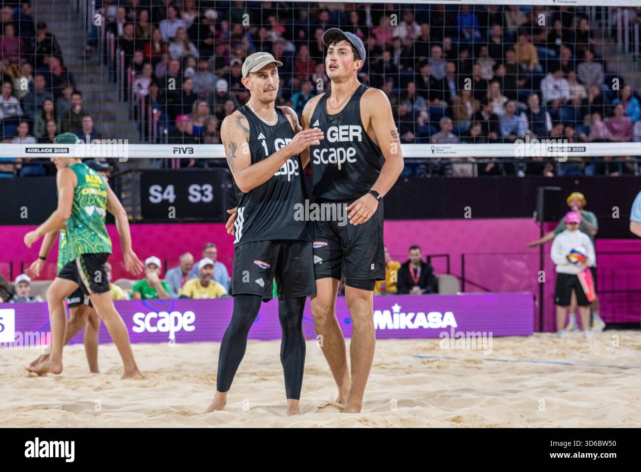 ADELAIDE, AUSTRALIA - NOVEMBER 19: Lukas Pfretzschner (Player 1 - GER ...