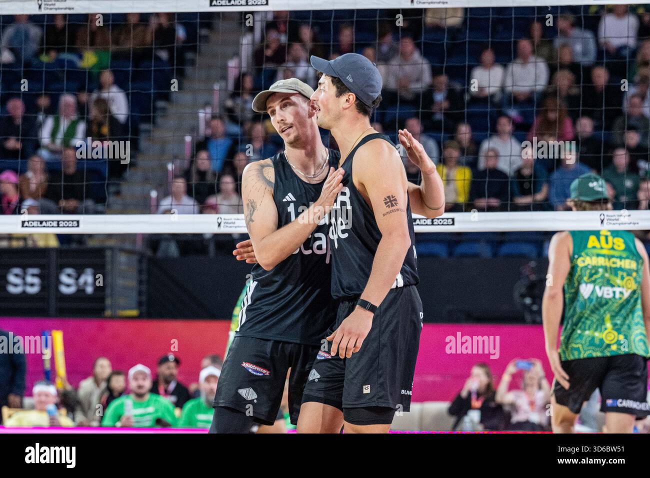 ADELAIDE, AUSTRALIA - NOVEMBER 19: Lukas Pfretzschner (Player 1 - GER ...