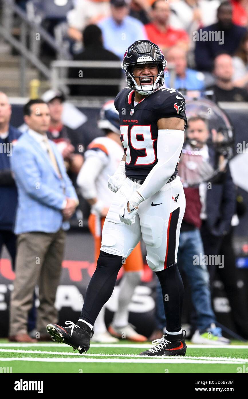 Houston Texans linebacker Henry To'oTo'o (39) reacts during the second ...