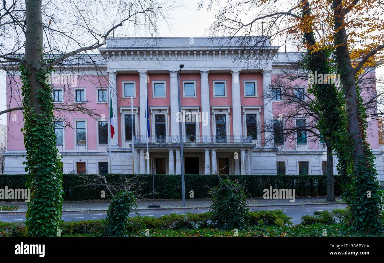 Italienische botschaft hi-res stock photography and images - Alamy