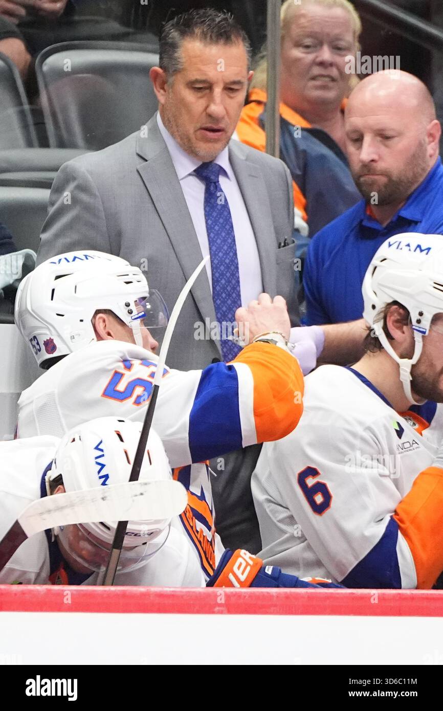 New York Islanders assistant coach Bob Boughner in the second period of ...
