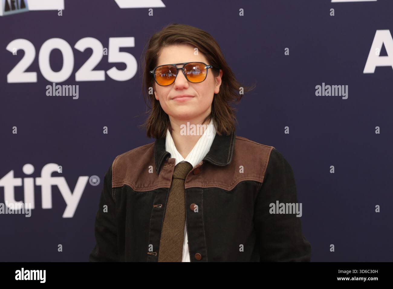 Sydney, Australia. 19th November 2025. Alex Lahey arrives on the red ...