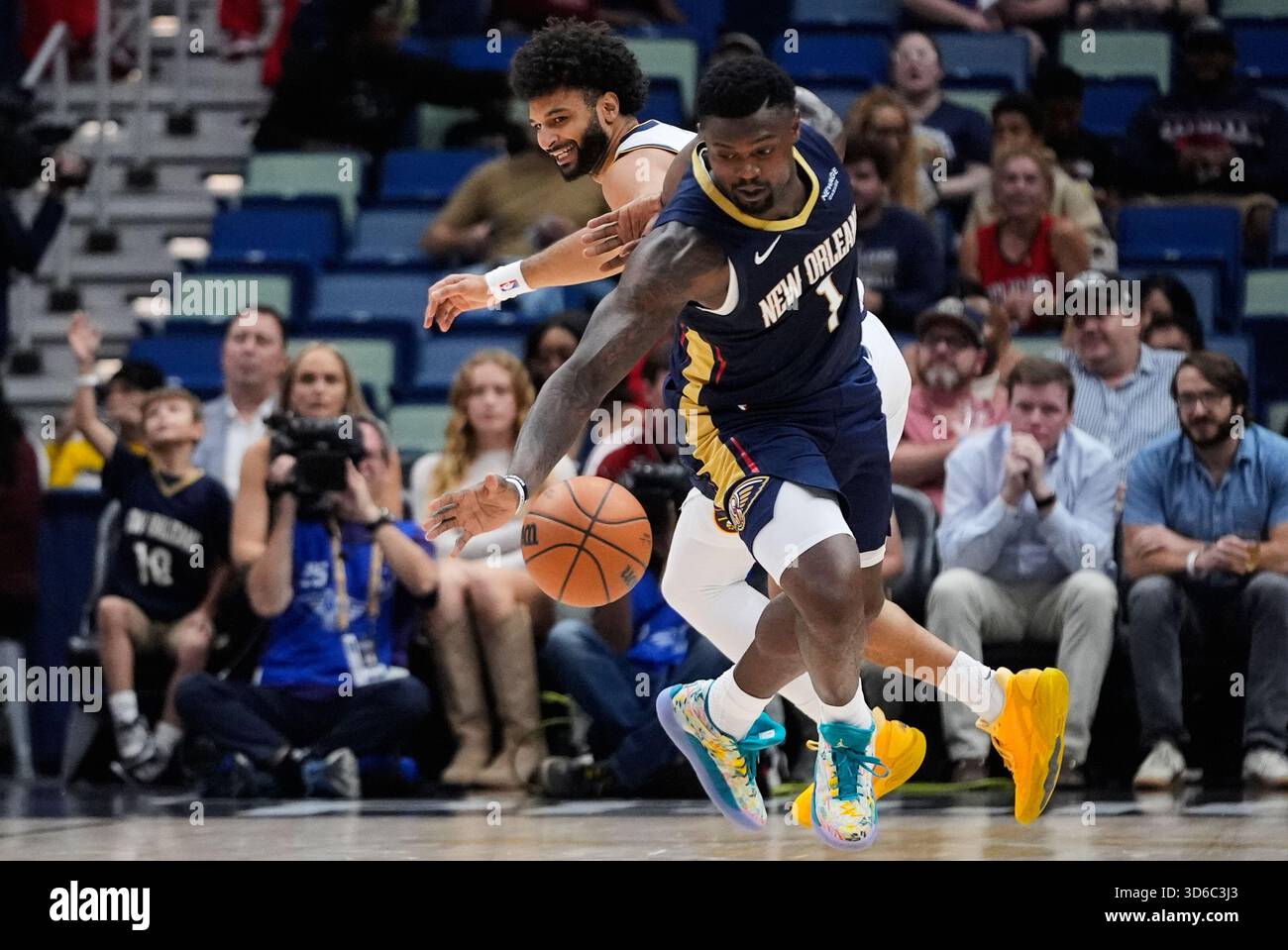 New Orleans Pelicans forward Zion Williamson (1) steals the ball from ...