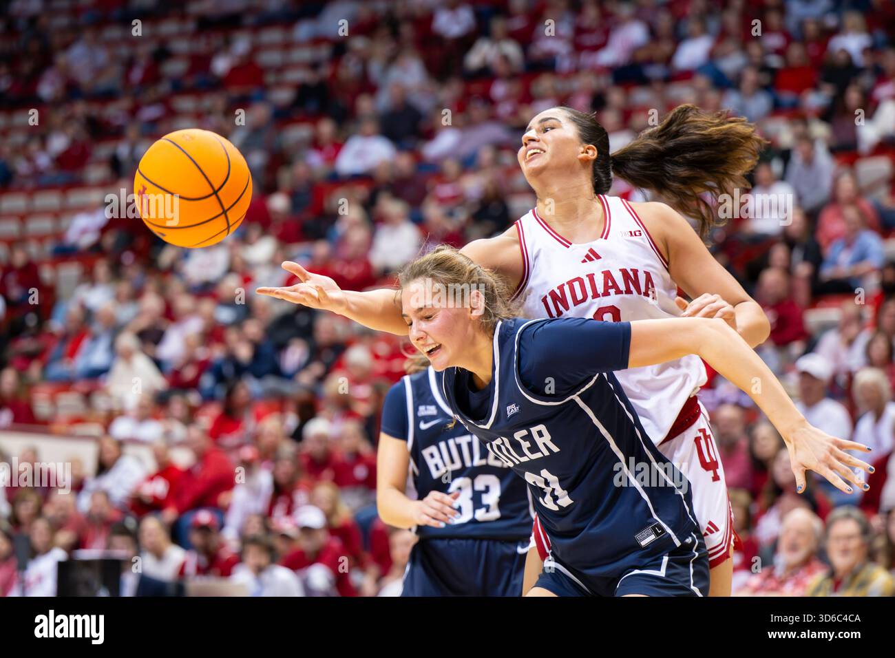 Indiana forward Faith Wiseman (31) reaches over the top of Butler ...
