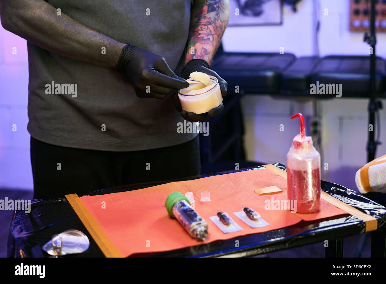 Tattoo artist workstation setup hi-res stock photography and images - Alamy