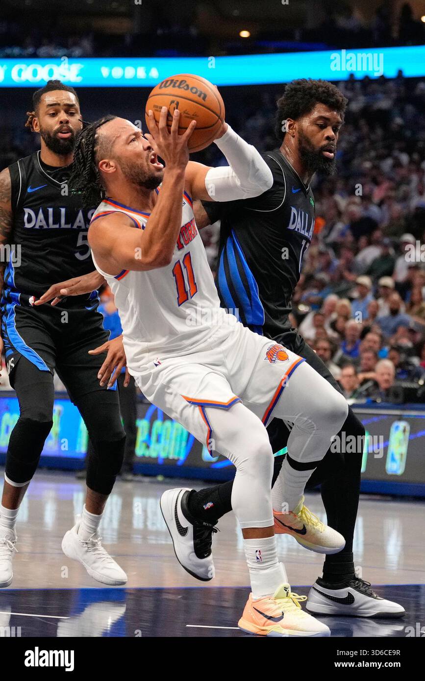 New York Knicks guard Jalen Brunson (11) drives against Dallas ...