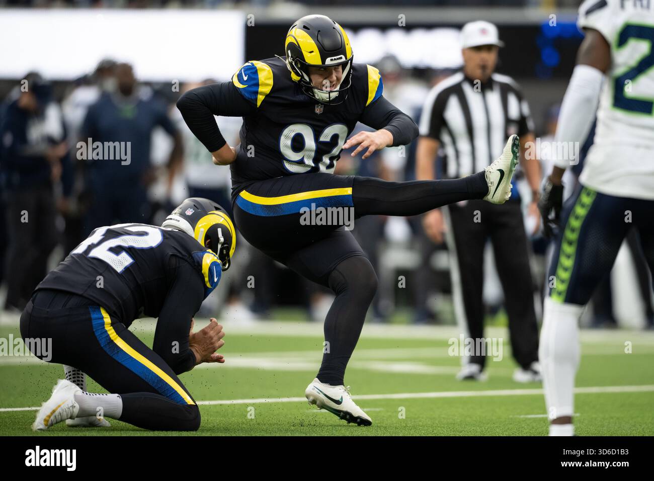 Los Angeles Rams place kicker Harrison Mevis (92) kicks during an NFL ...