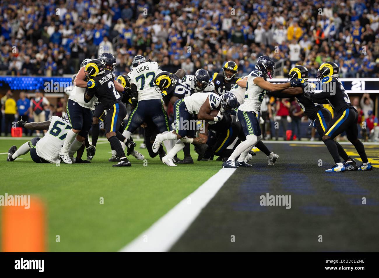 Seattle Seahawks running back Kenneth Walker III (9) scores a touchdown ...