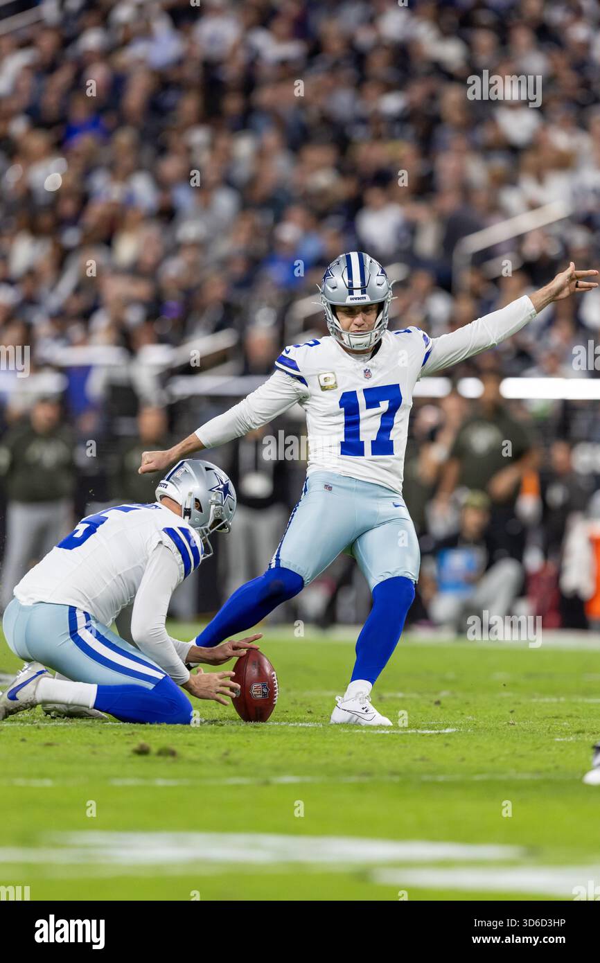 Dallas Cowboys kicker Brandon Aubrey (17) kicks a field goal against ...