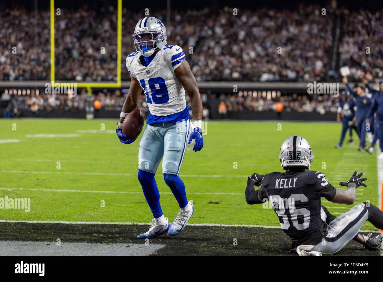 Dallas Cowboys wide receiver Ryan Flournoy (19) catches a pass and ...