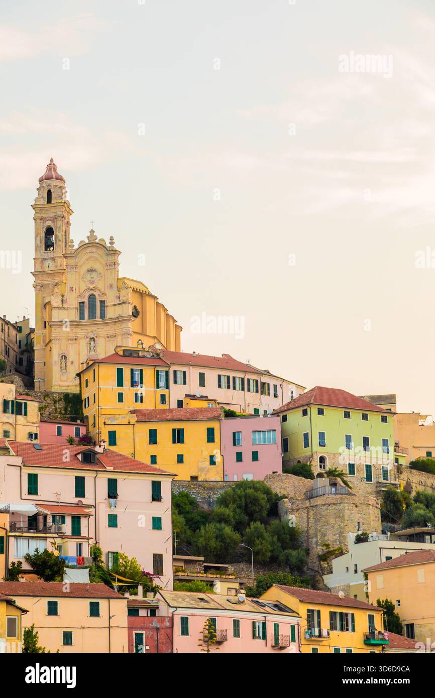 CERVO, ITALY – AUGUST 2025: Panoramic view of the old town of Cervo in ...