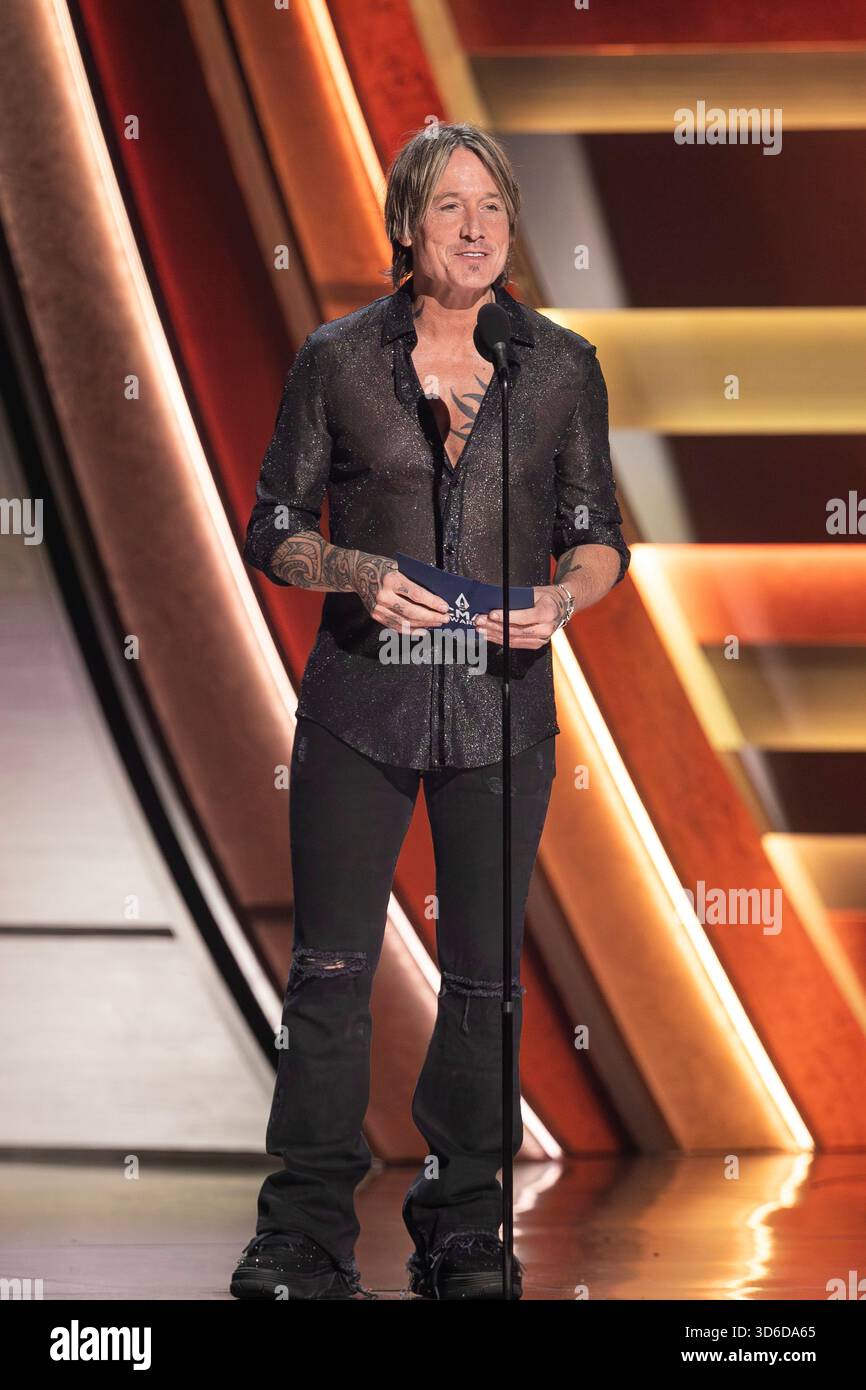 Keith Urban presents the Entertainer of the Year award during the “The ...