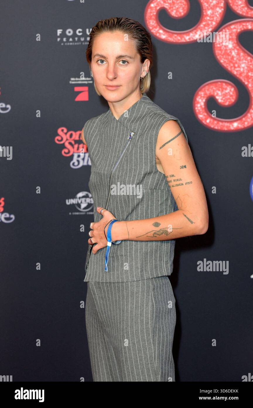 Alexa Grassmann bei der Europapremiere des Kinofilms Song Sung Blue im ...
