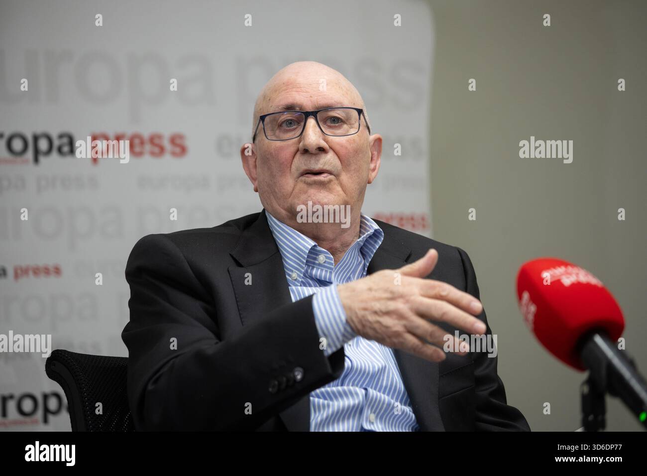 Journalist Mariano Gonzalez during an interview for Europa Press, October 27, 2025, in Madrid ...