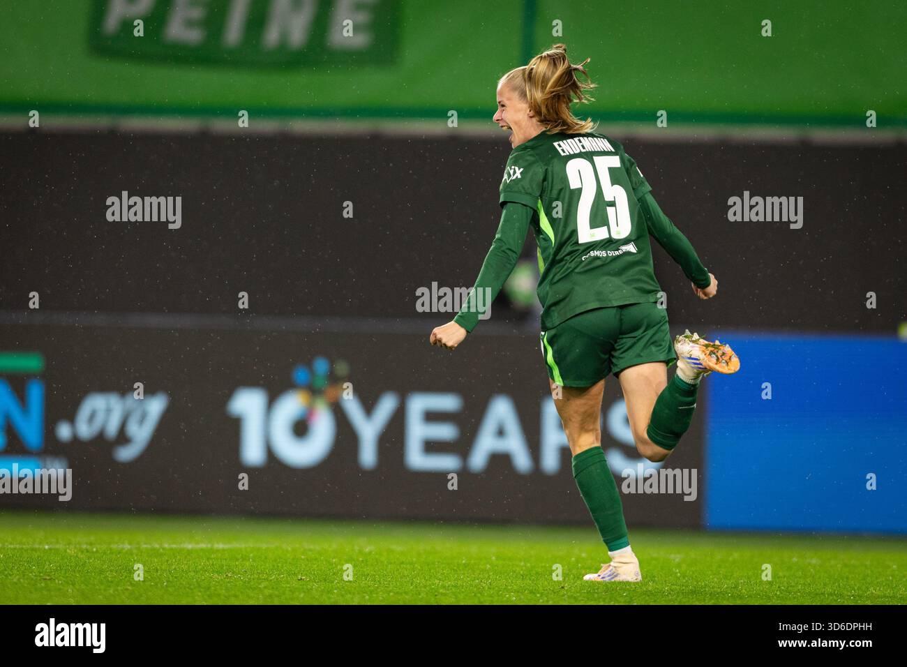 Wolfsburg, Germany. 19th, November 2025. Vivien Endemann (25) of ...