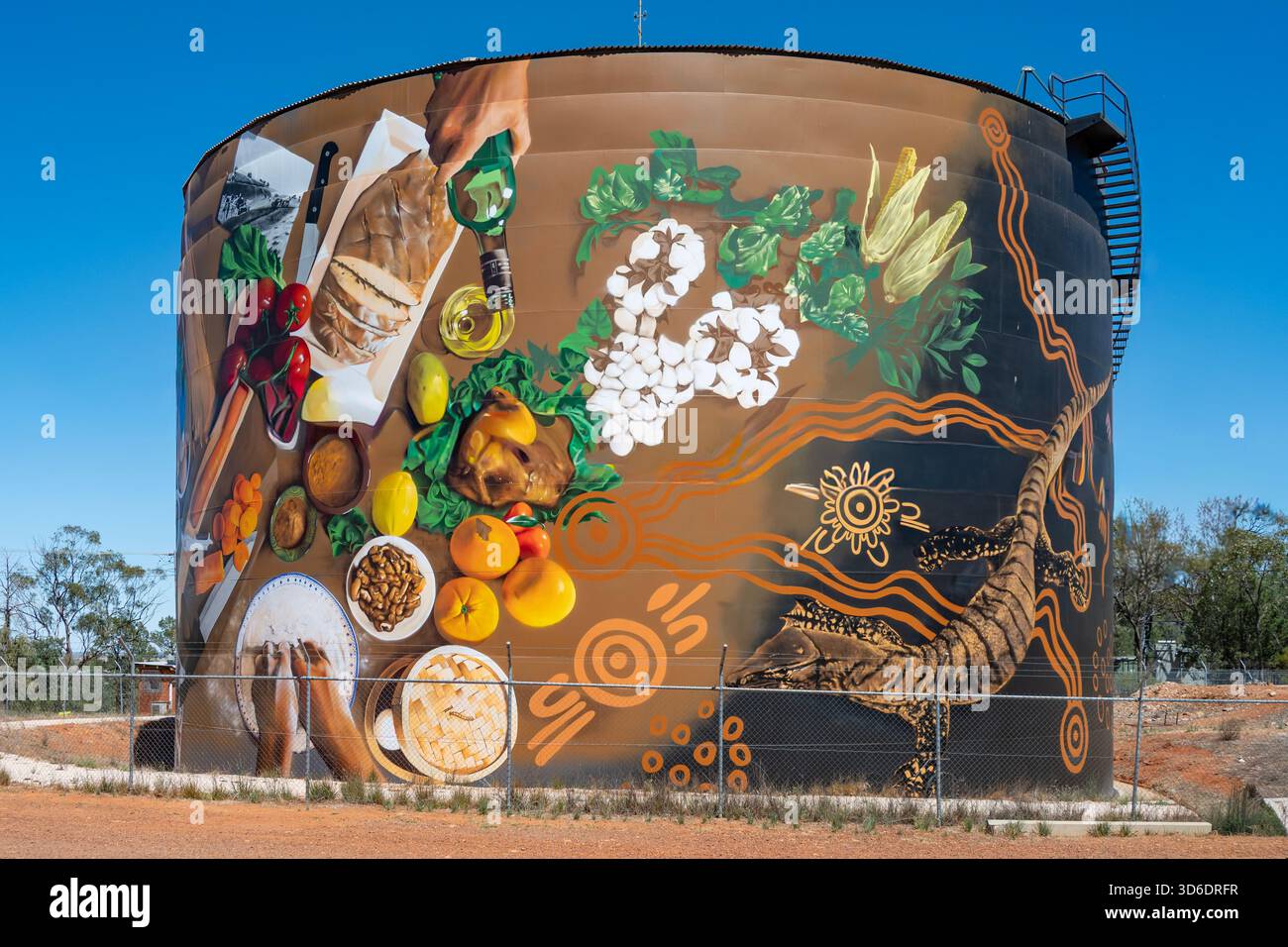 Water Tank Art by Heesco, Griffith, NSW, Australia Stock Photo - Alamy