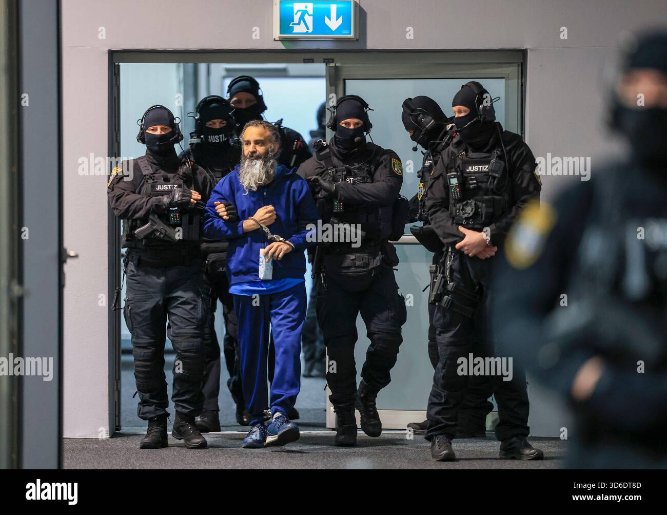 20 November 2025, Saxony-Anhalt, Magdeburg: Judicial officers lead the ...