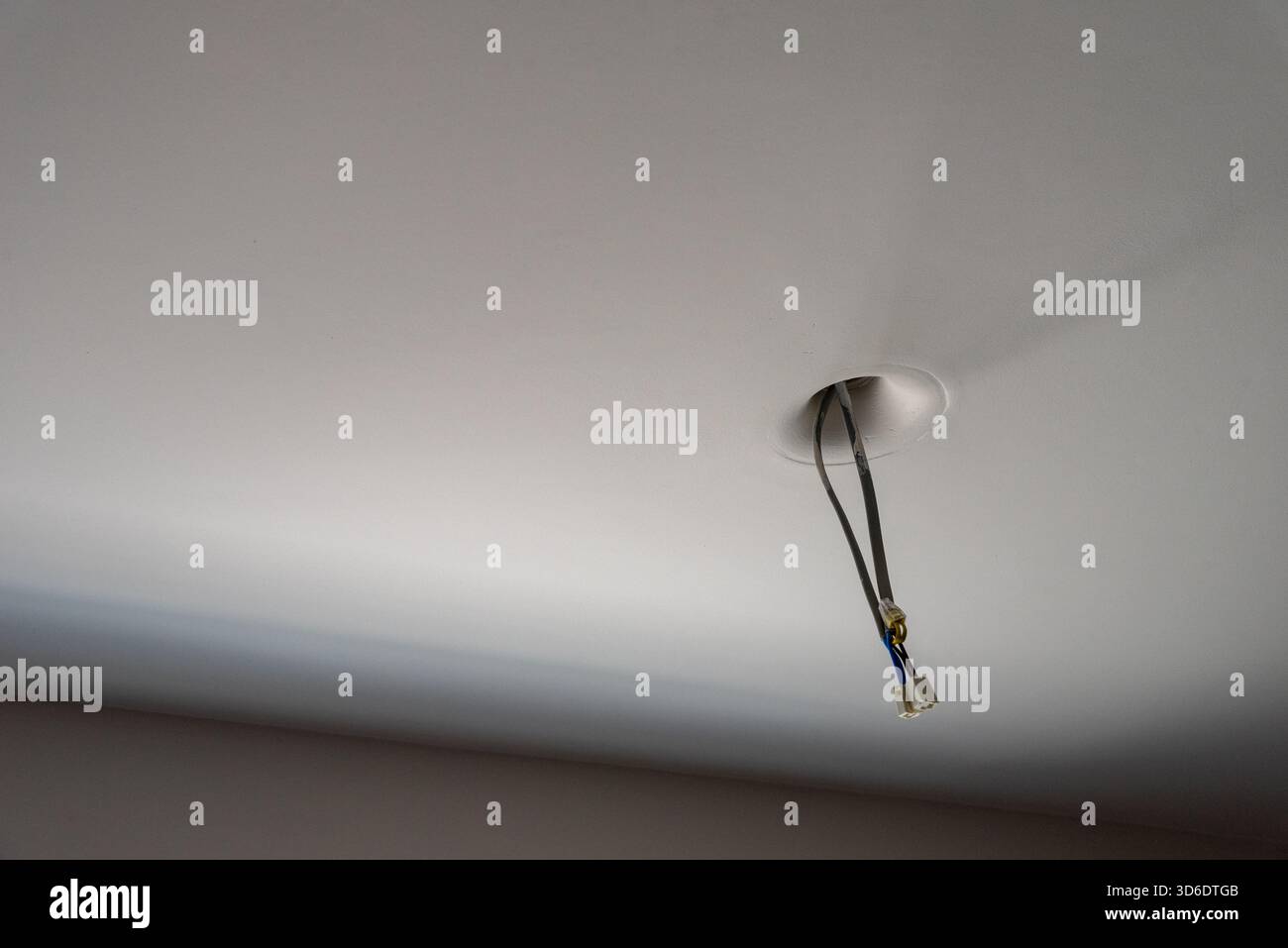 Electrical wire setup light hi-res stock photography and images - Alamy