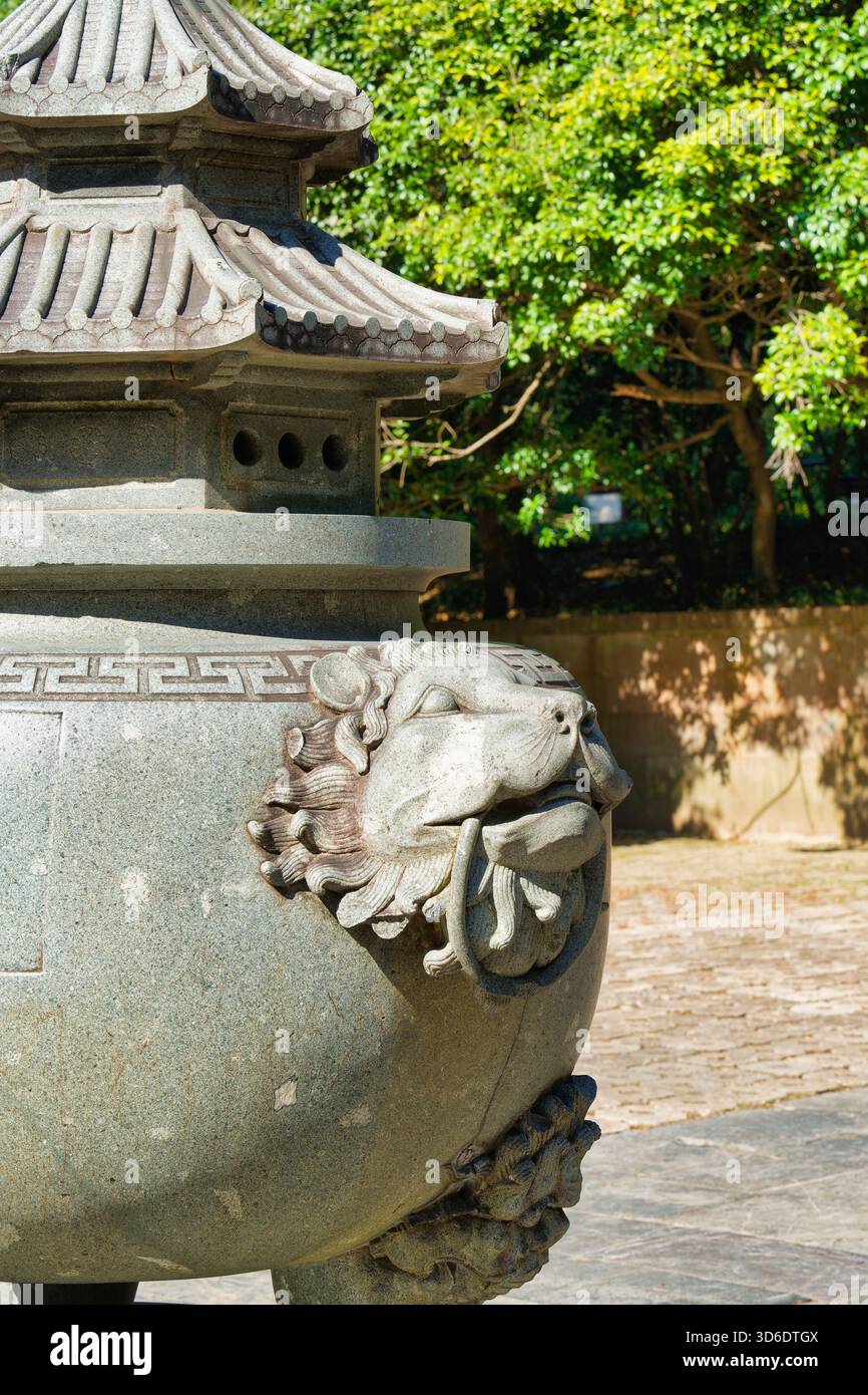 Linggu Temple in Autumn - The Maple Leaf Festival in Nanjing Stock ...