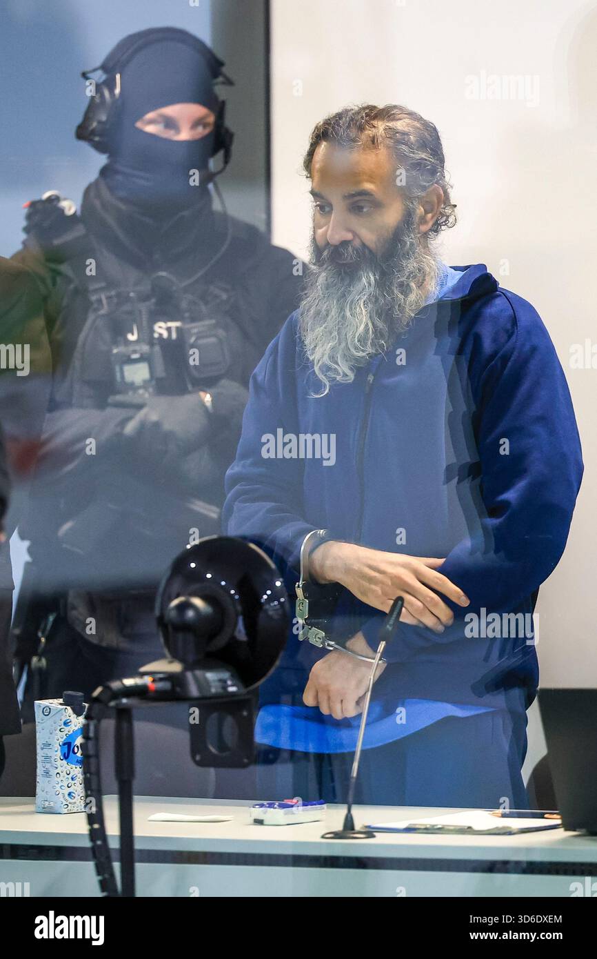 20 November 2025, Saxony-Anhalt, Magdeburg: The defendant Taleb al ...